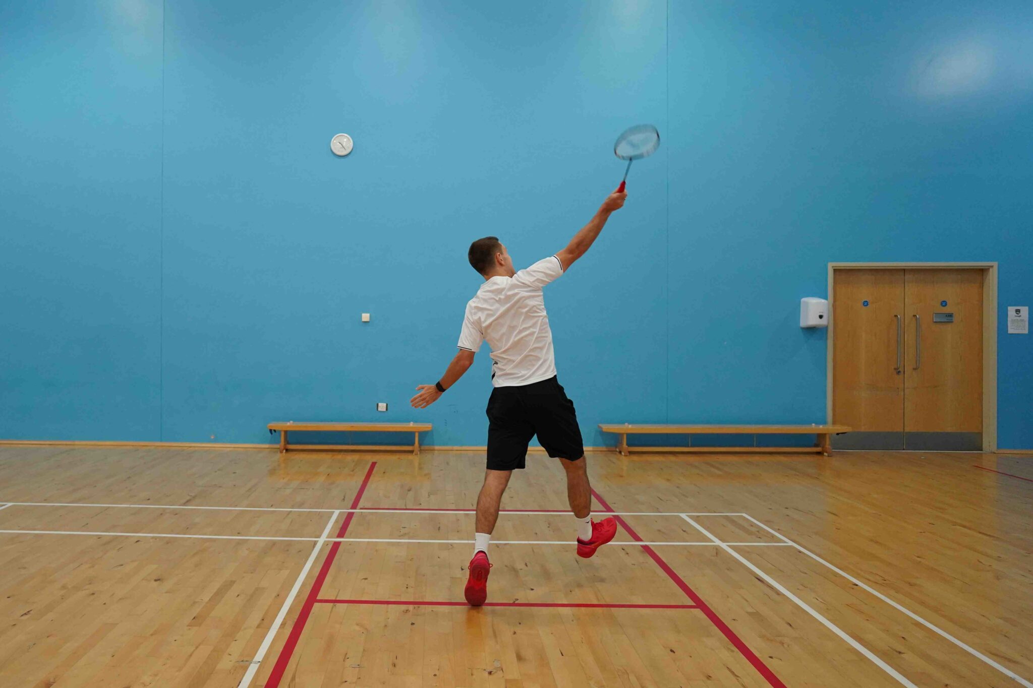 The 5 Types Of Smashes In Badminton (+ How To Do Them) | Badminton Racket